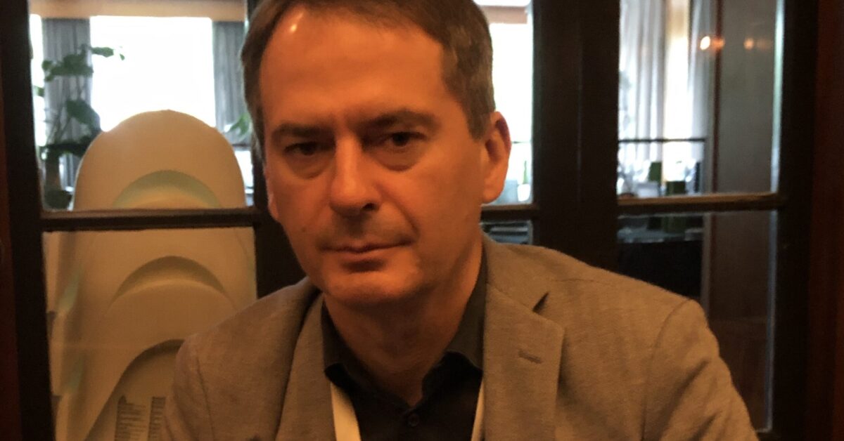 Henger bjella på katten - Leffes Lab